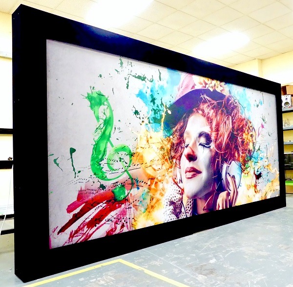 Screen Excellence adds custom picture artwork option to motorised ...